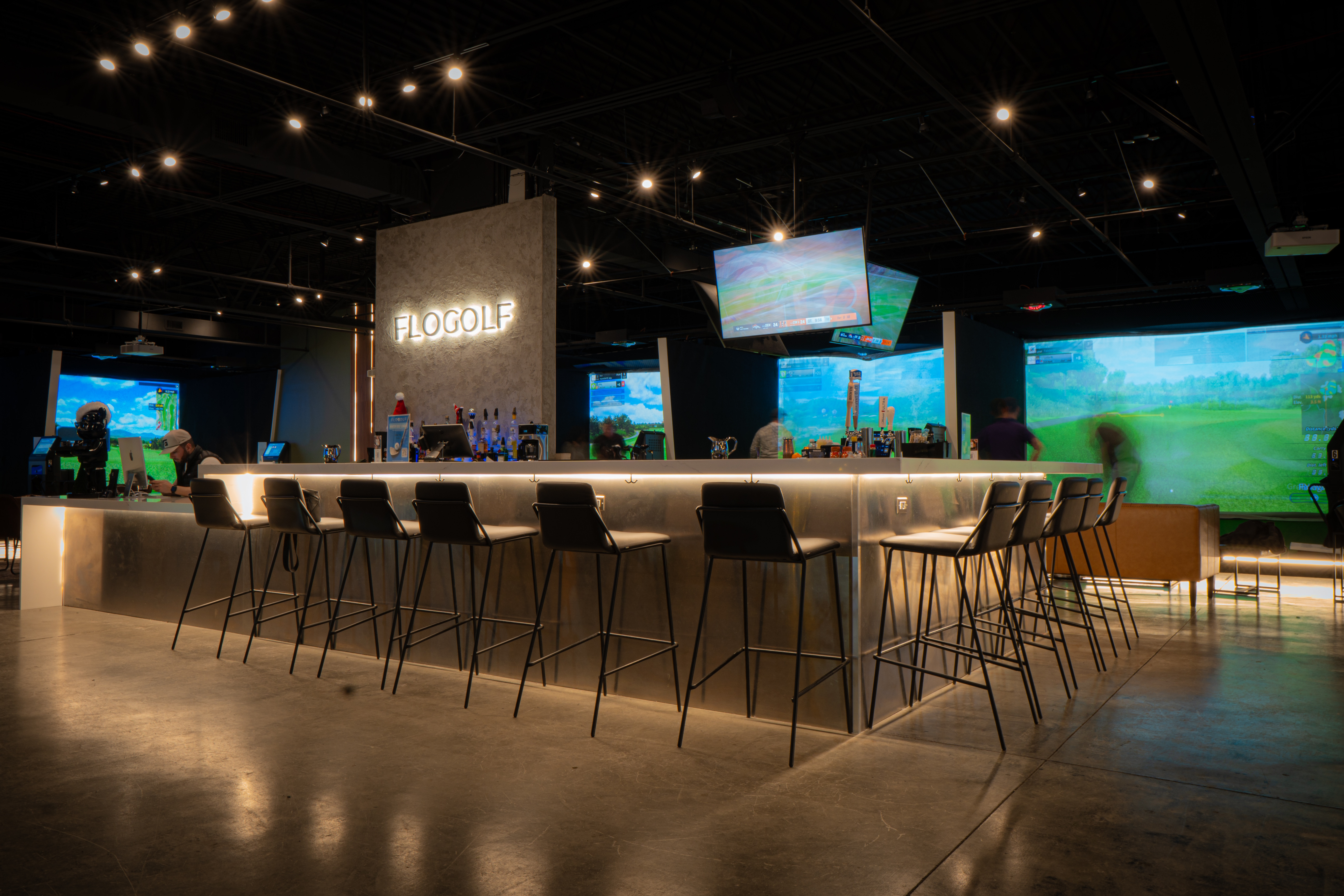 Flogolf Lounge – Exclusive Indoor Golf Experience in Boston