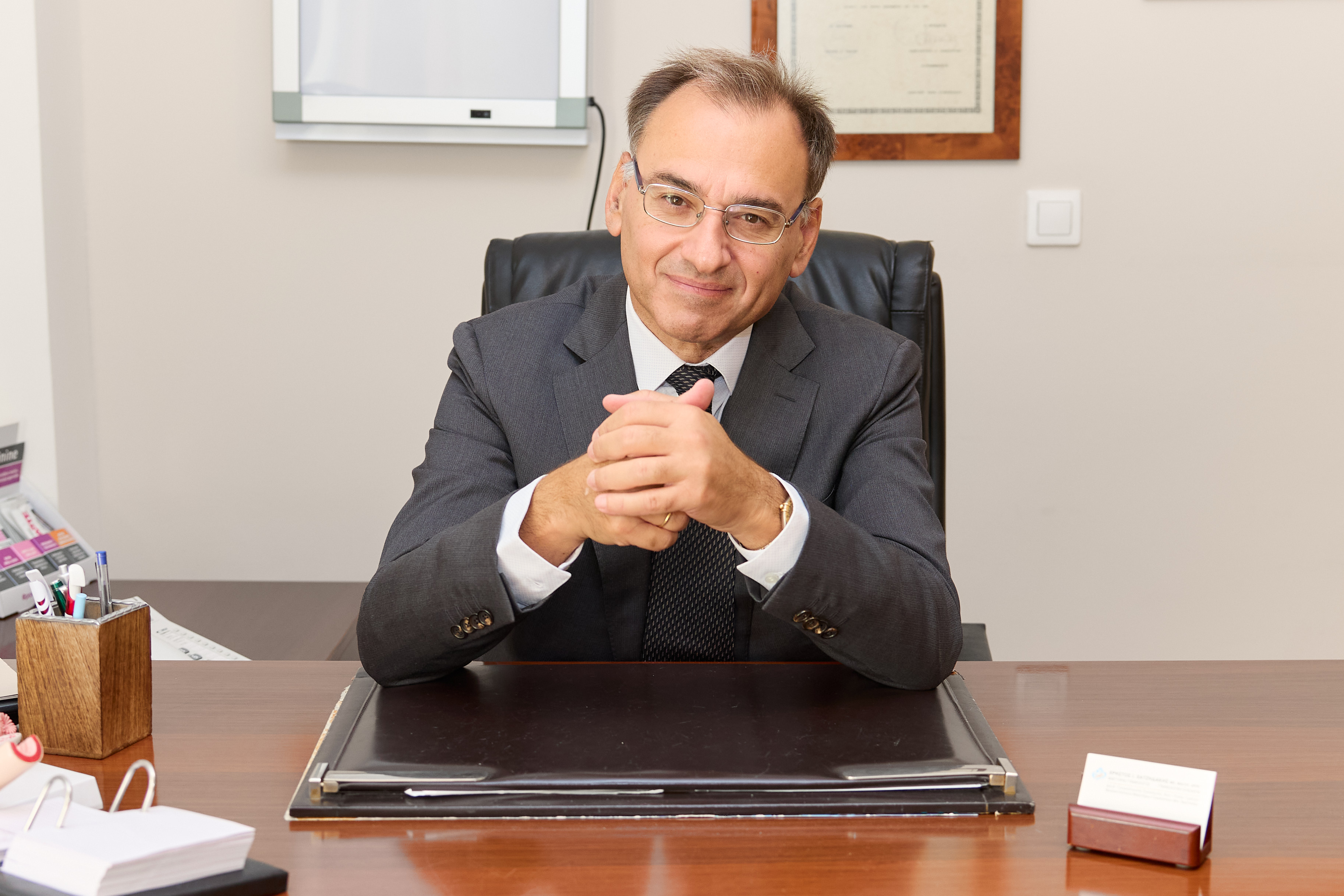 Χρήστος Χατζηδάκης - Γυναικολόγος Ογκολόγος Μαιευτήρας Αθήνα