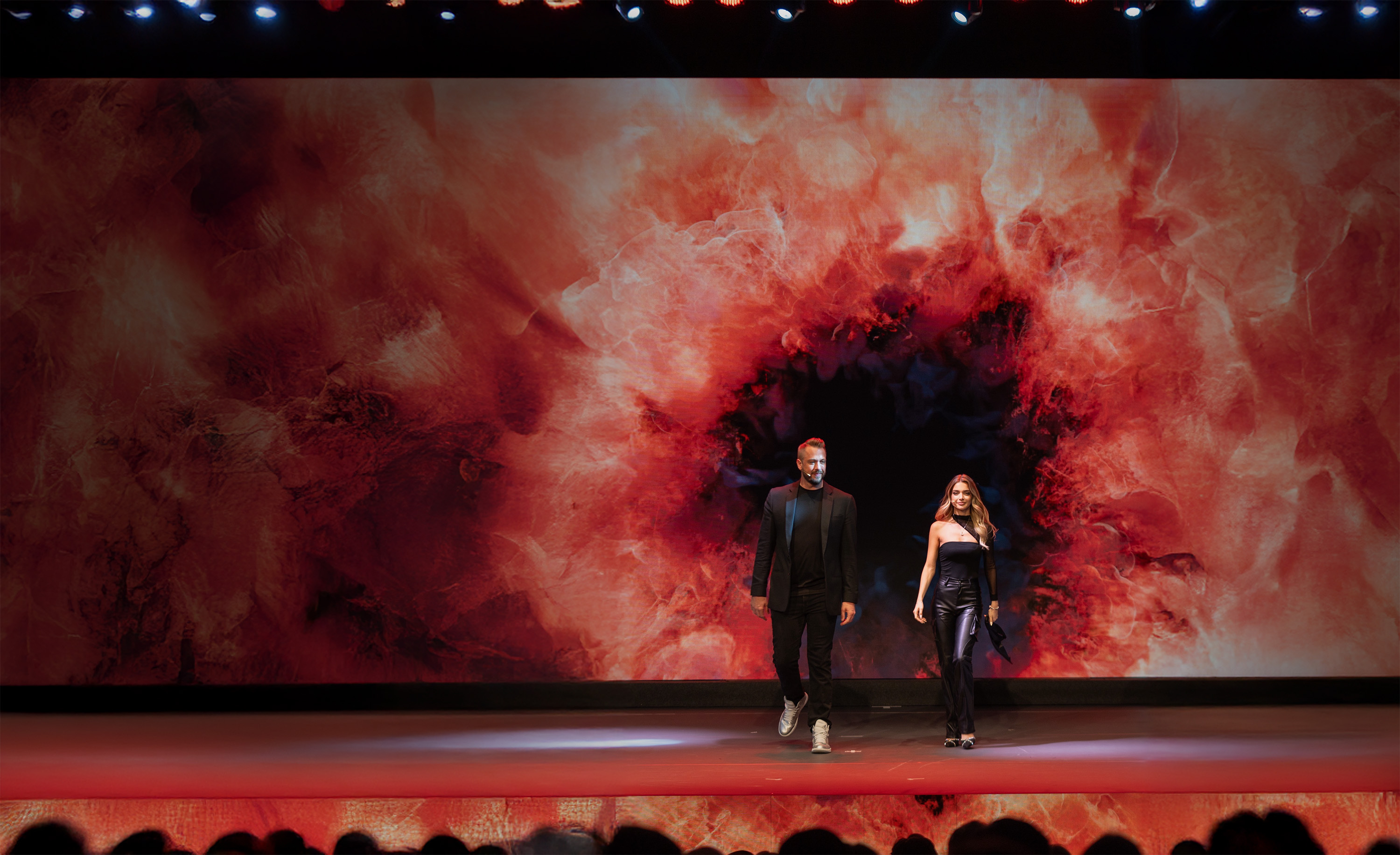 Corporate & Private Entertainment – Dubai Magician & Mentalist Couple