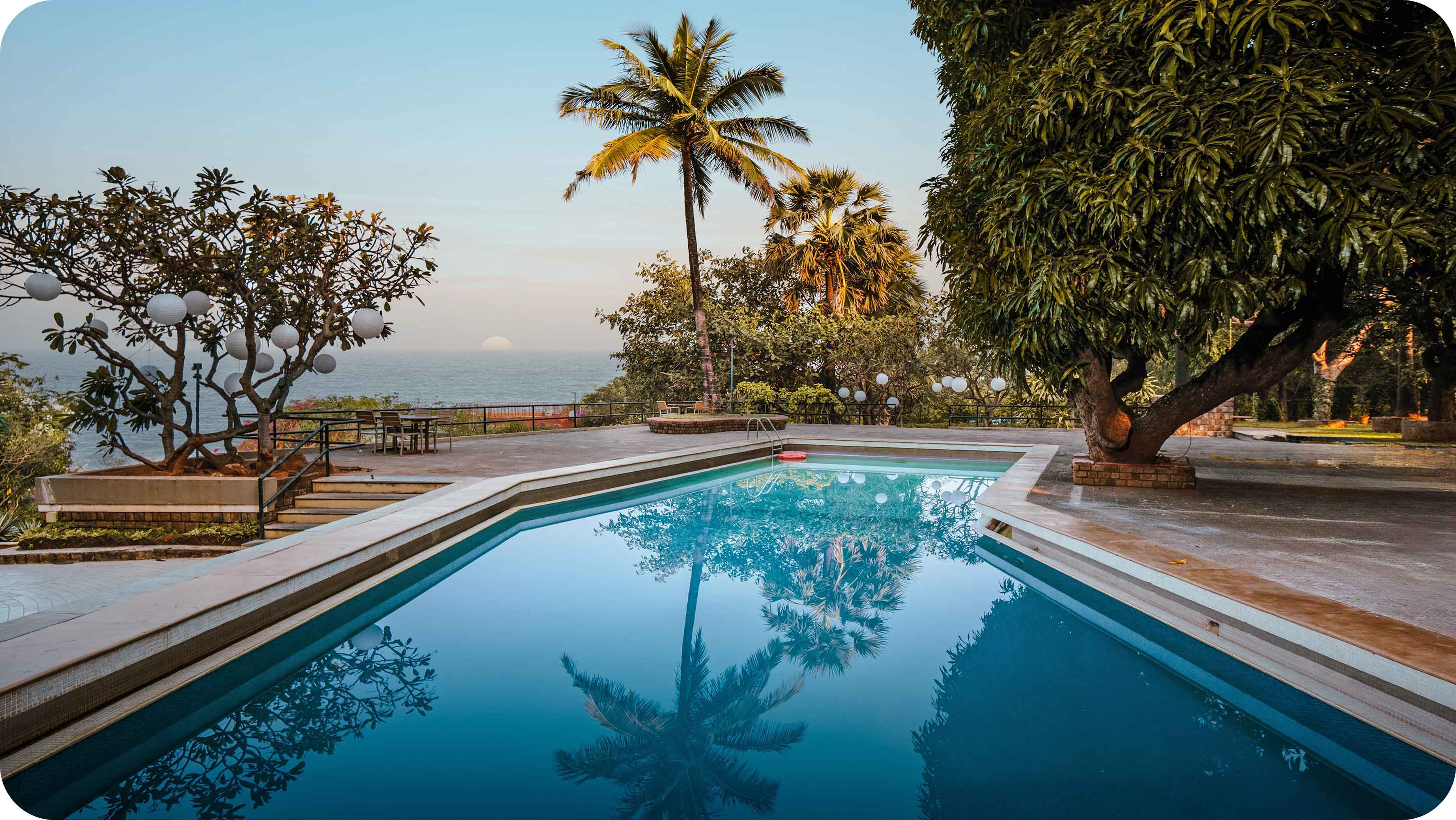 The Lighthouse Inn by the Sea™