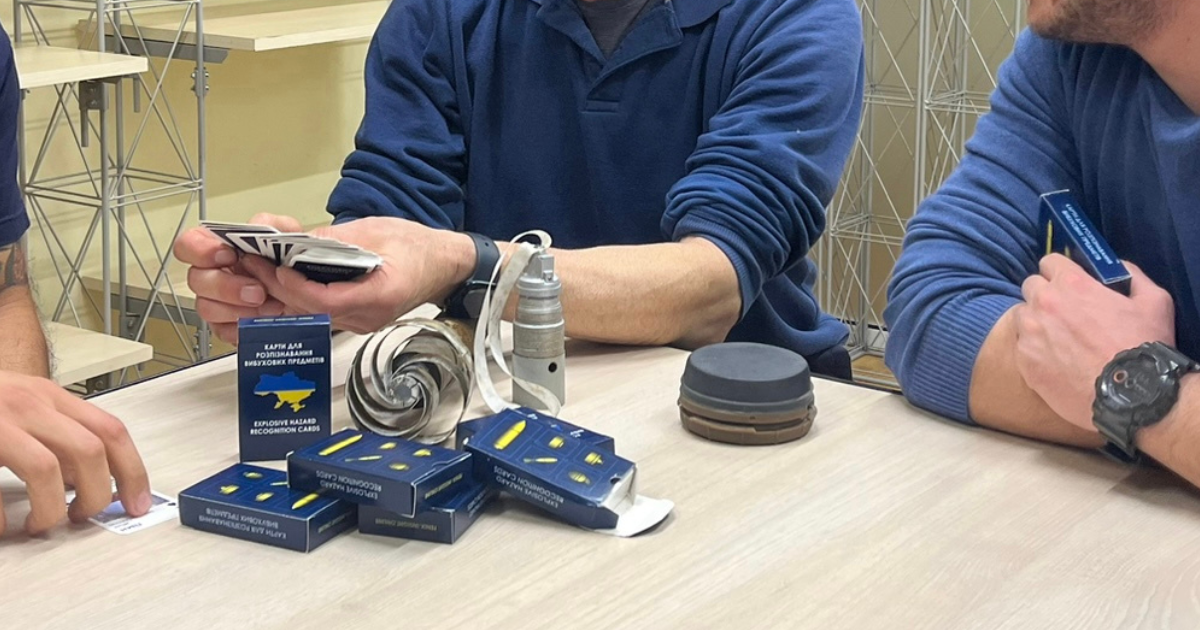 Hazard recognition playing cards by Fenix Insight