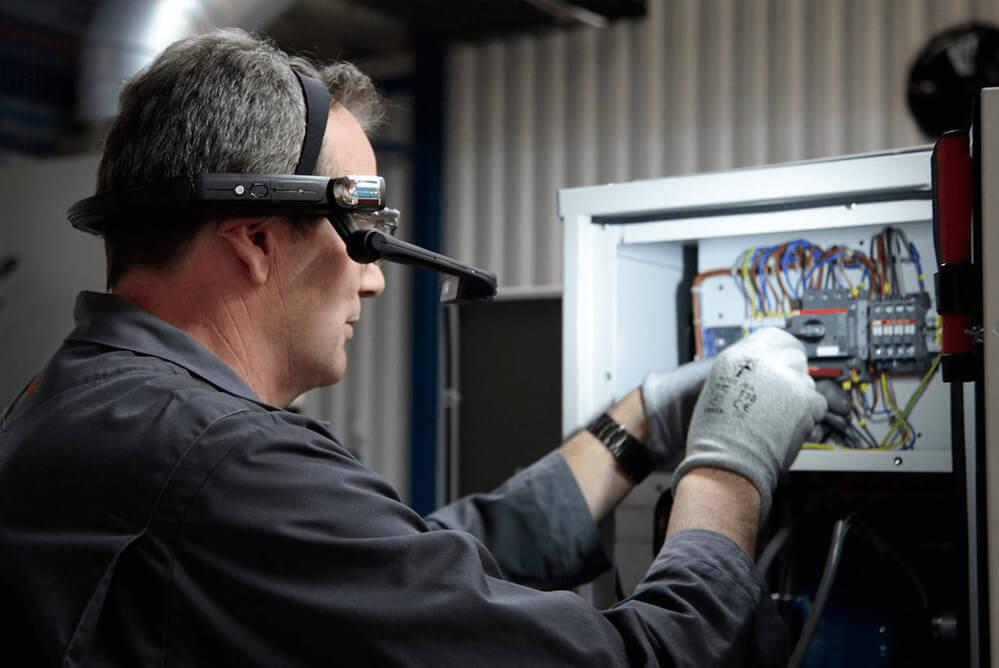 AMA Xperteye | Partners | RealWear Smart Glasses