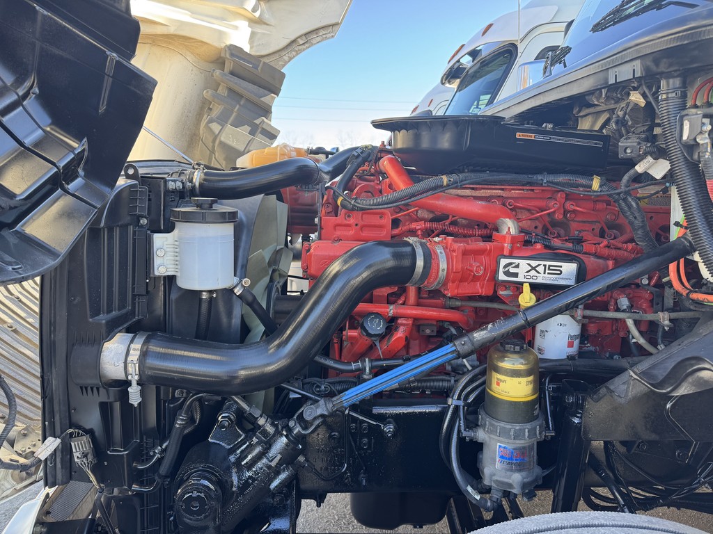 PACCAR Engines vs Cummins: Pros, Cons & Best Choice