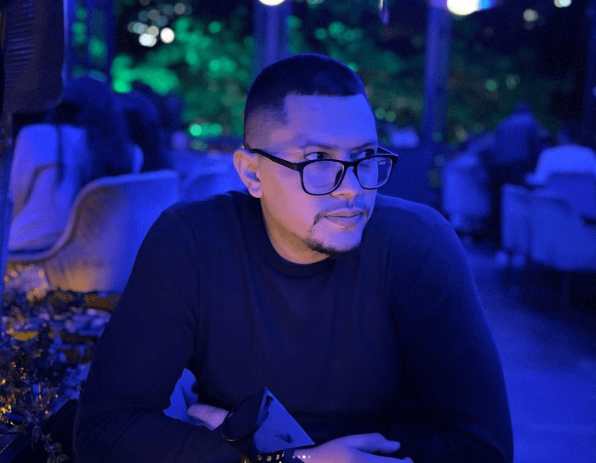 Alejandro Arciniegas | AI Whisperer | Software Developer