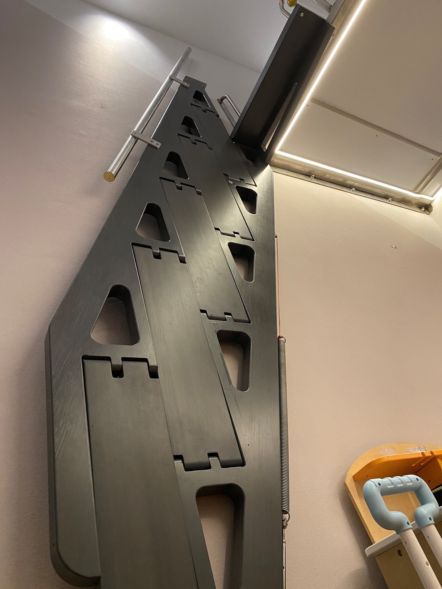 Bcompact - Folding Staircase and Ladder