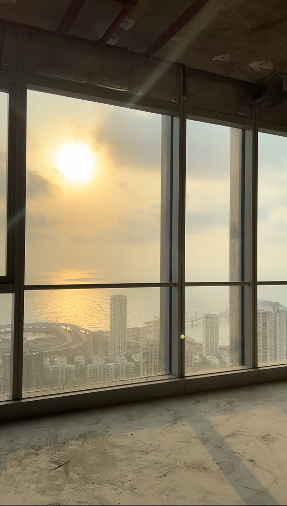 Raheja Altimus - Room And Roof