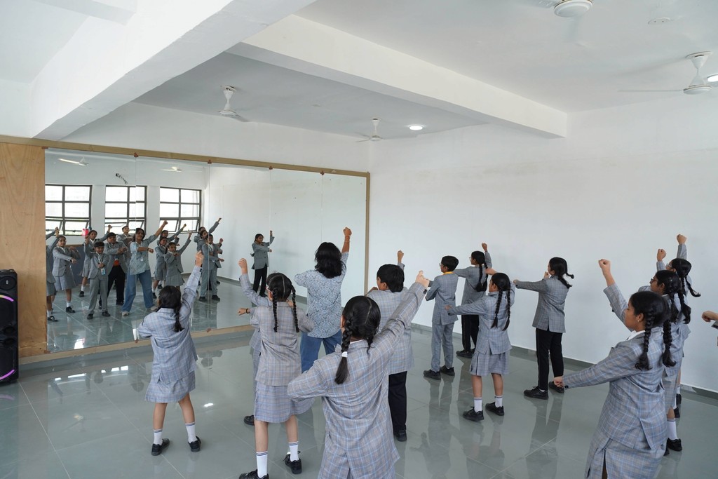 AIS ZUNDAL | Dance Lab