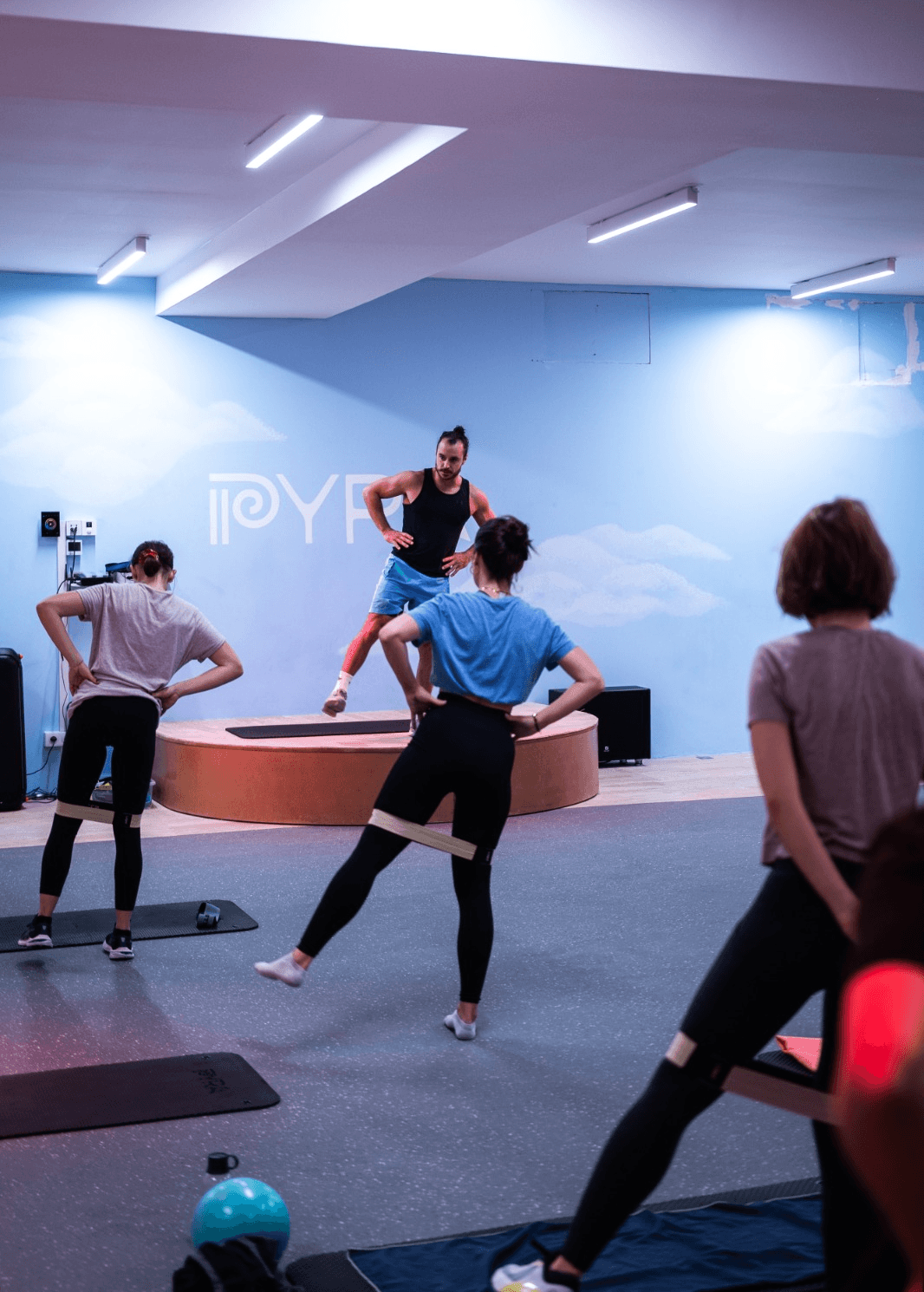 PYRA ｜Studio fitness, Pilates, yoga & Reformer à Paris