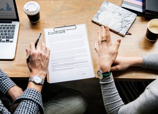 How to Create a Contract in 6 Simple Steps (2024 Guide)