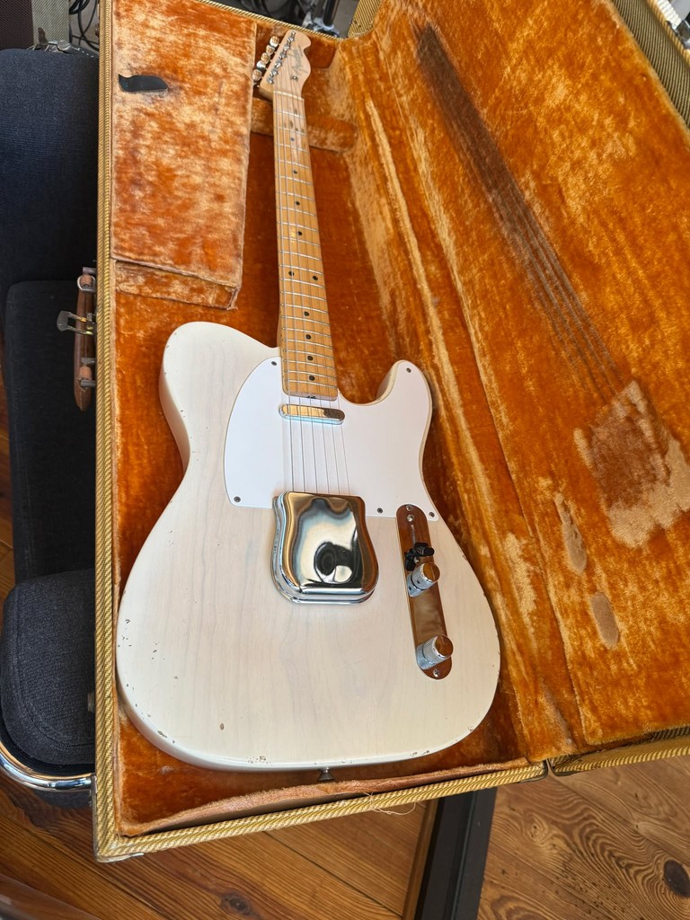 The Complete Guide to Dating and Identifying Vintage Fender Esquires ...