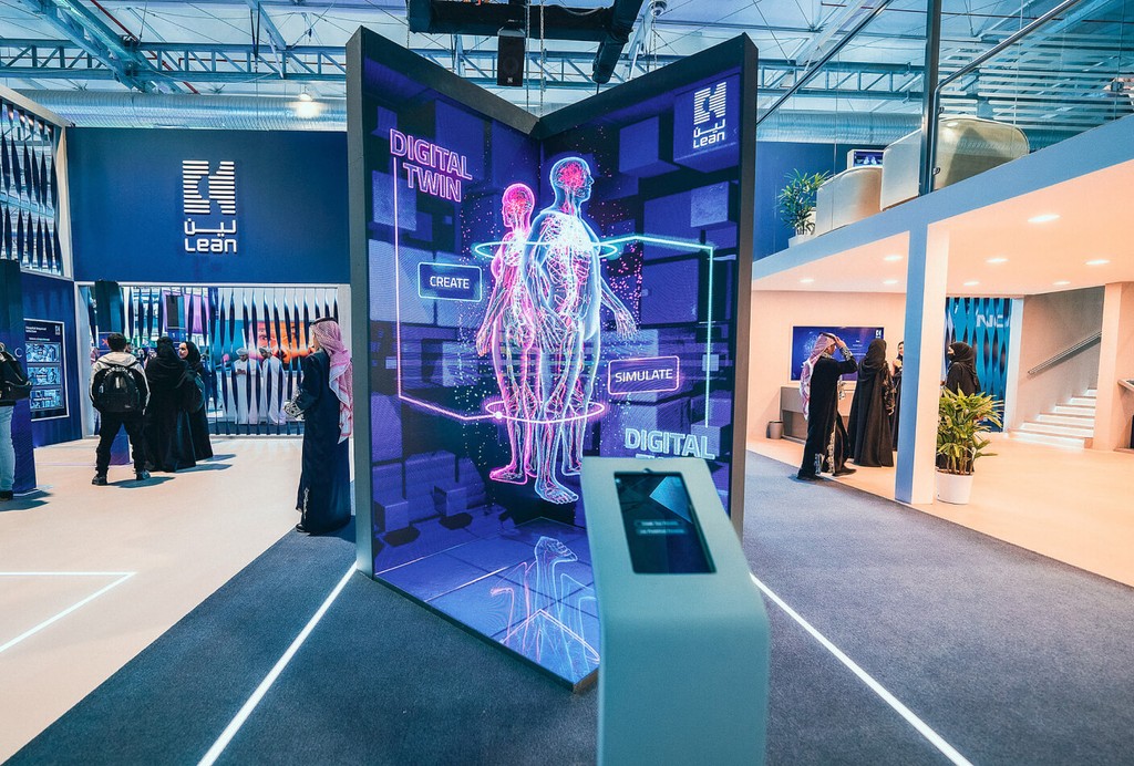 LEAN’s Futuristic Exhibition Stand Design at LEAP 2023