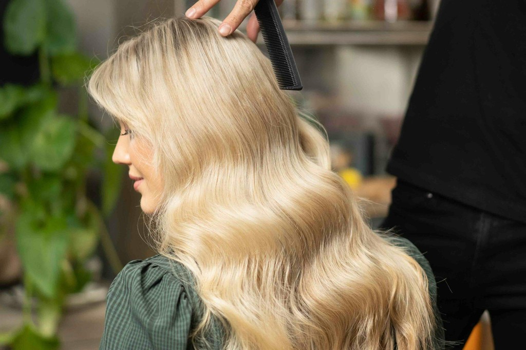 Mobile Hairdressers in London | Hair Styling at Home
