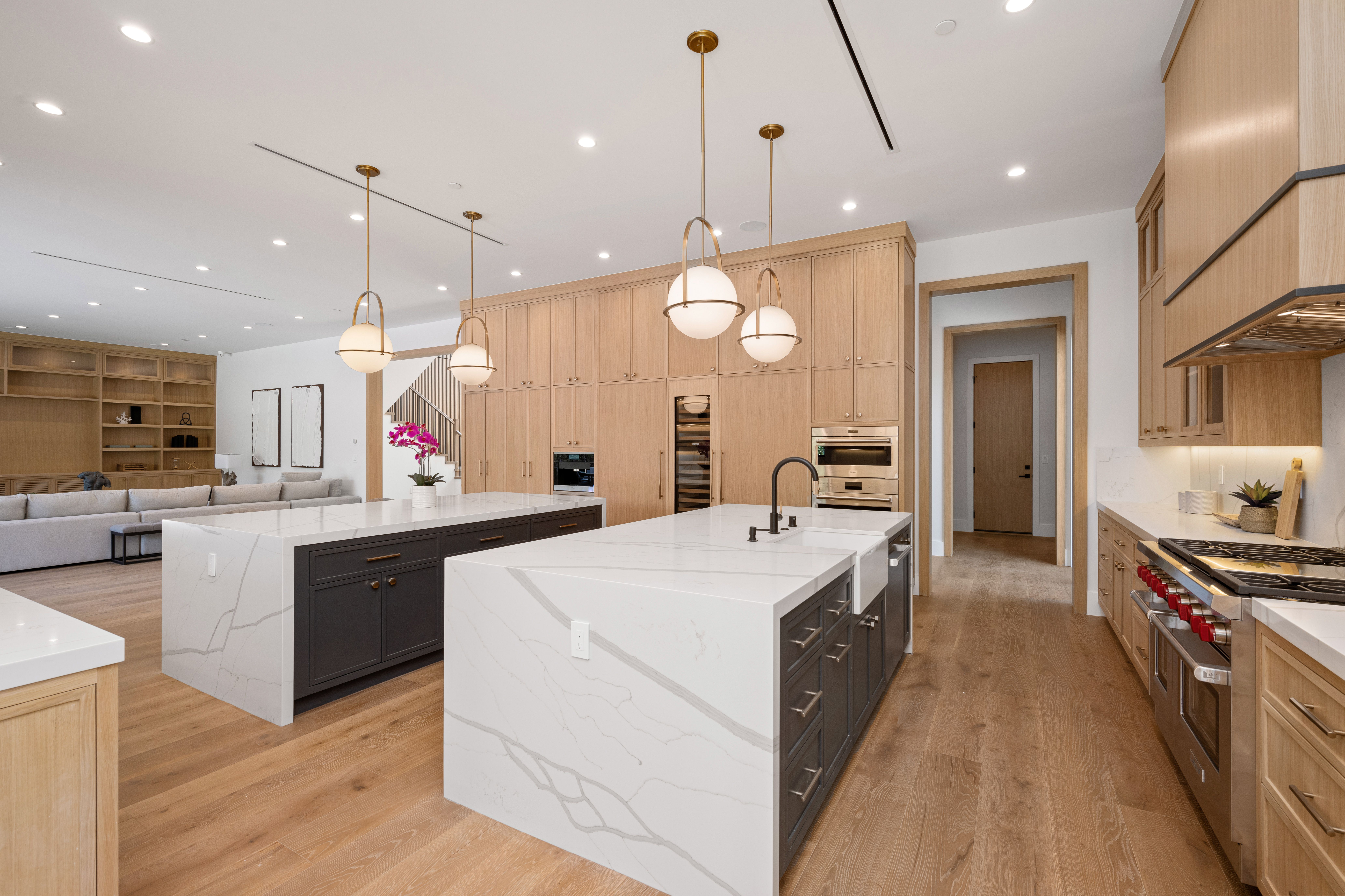 Calacatta Gold Quartz | In-Stock Countertop Slabs at USA Granite Dallas