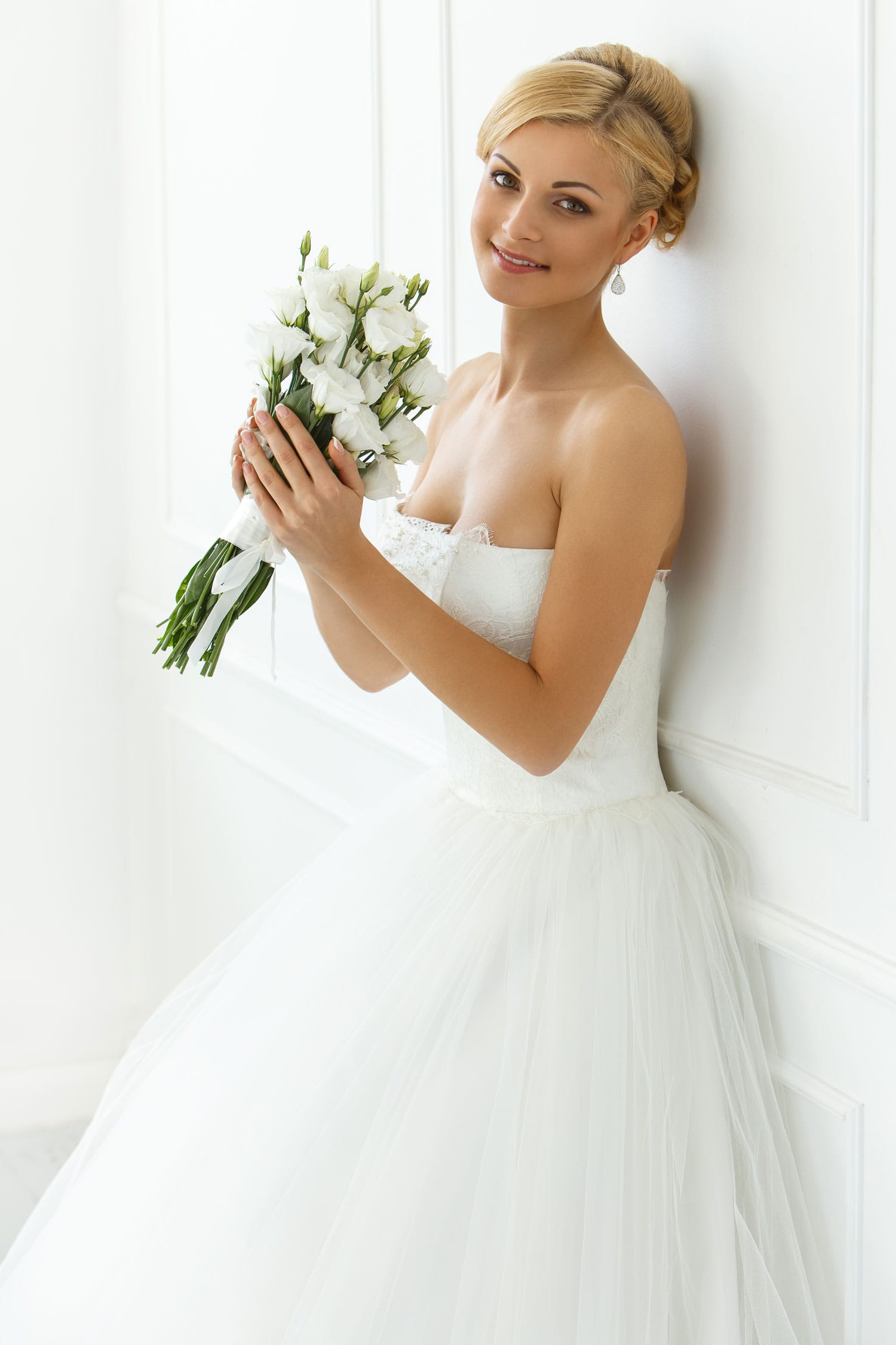Bridify Wedding Dress App | iOS & Android