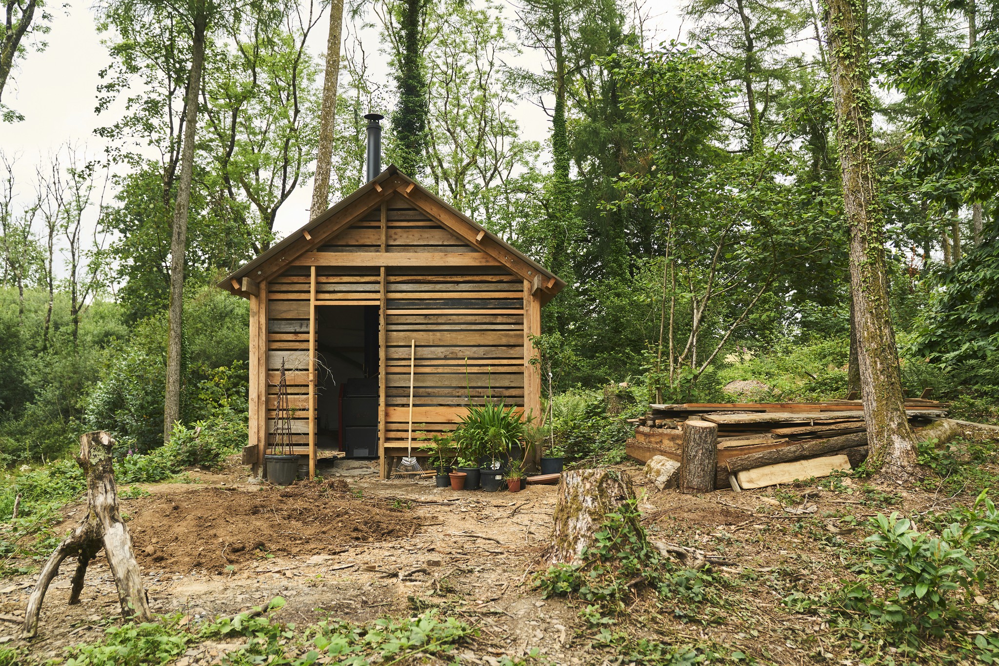 Pembrokeshire Grand Designs Off-Grid Cabin | Marcus & Abi Beck ...