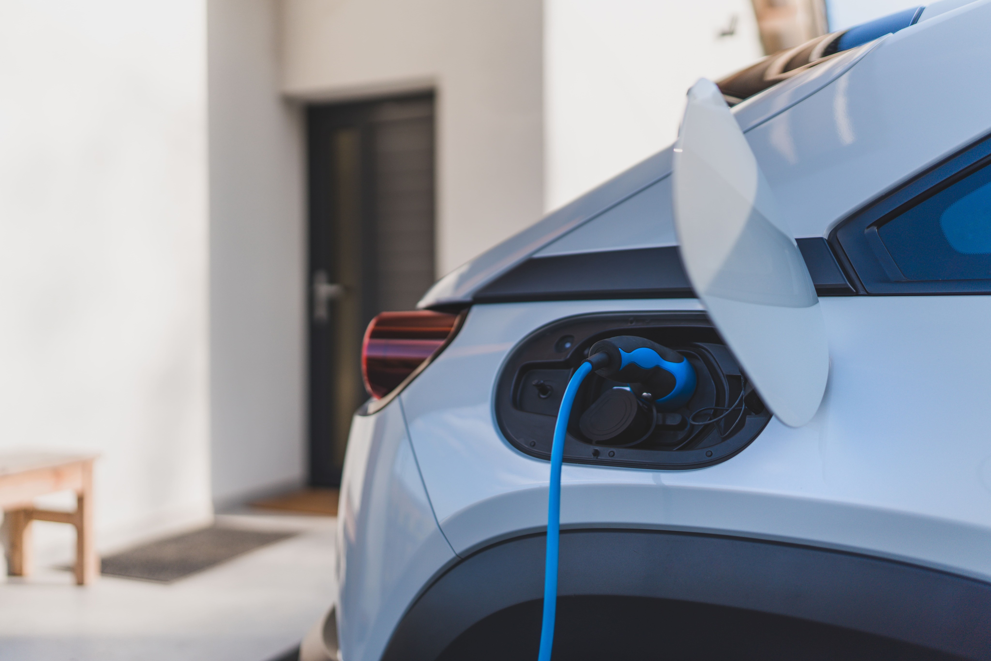 Al via il Bonus auto elettriche 2025 dal 15 ottobre, con incentivi ...