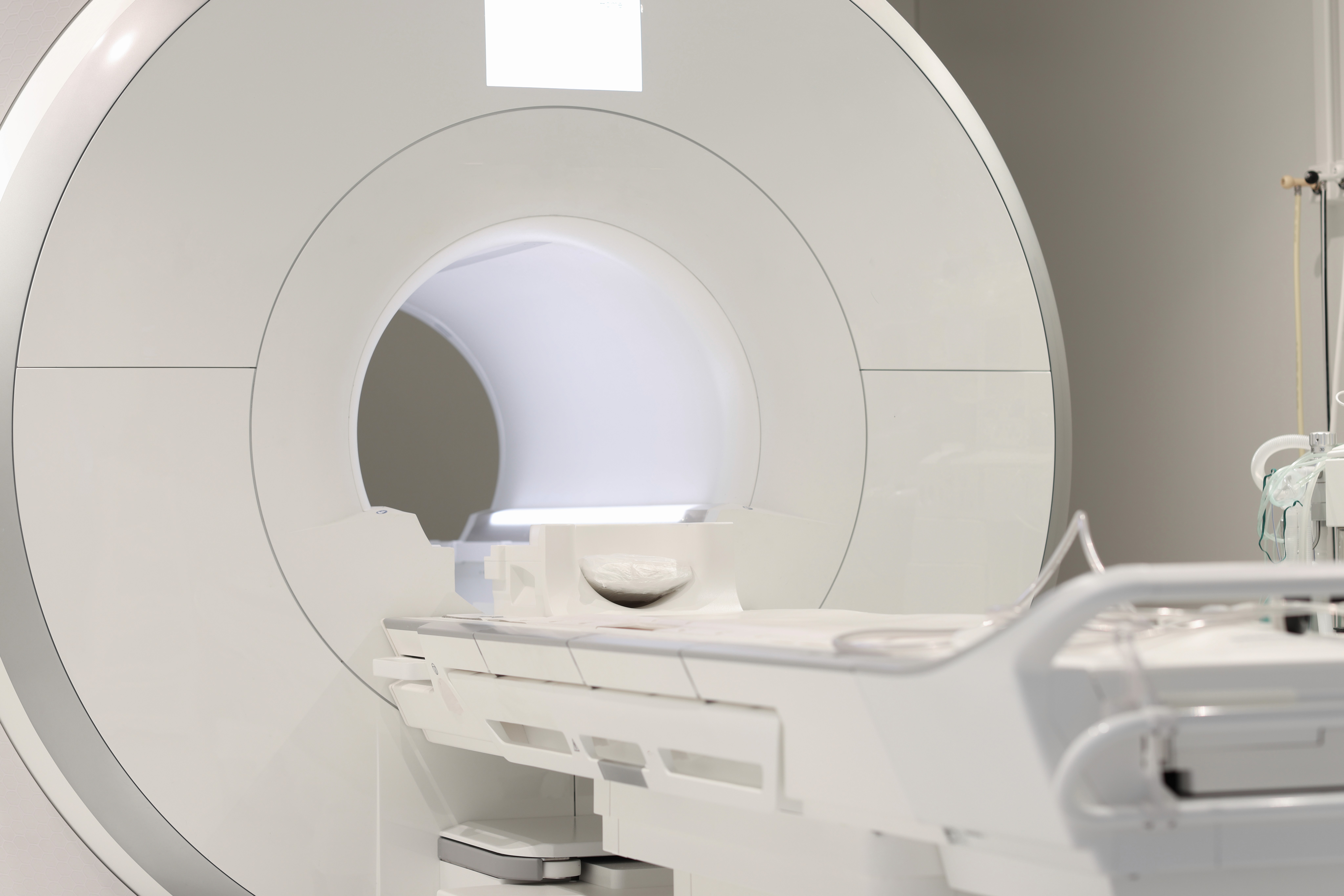 MRI (Magnetic Resonance Imaging)