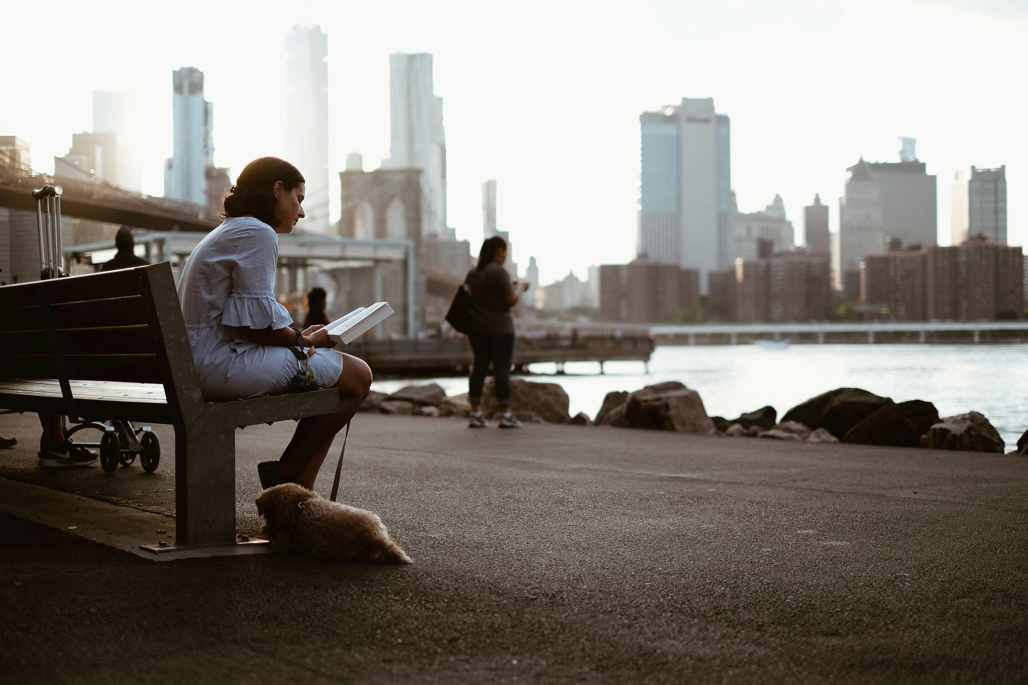 How to Achieve the Best Posture for Reading & 7 Tips to Boost Comfort ...