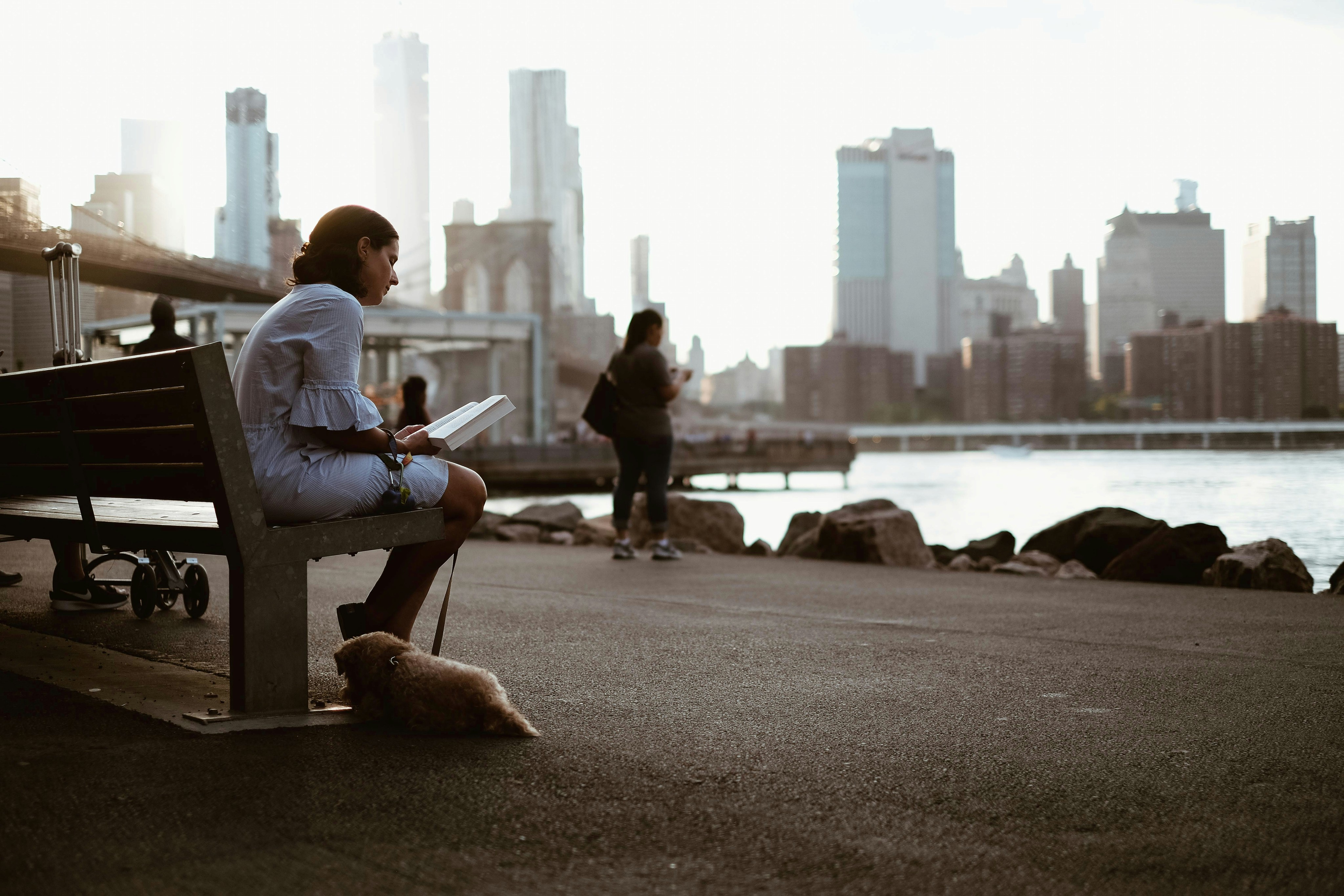 How to Achieve the Best Posture for Reading & 7 Tips to Boost Comfort ...