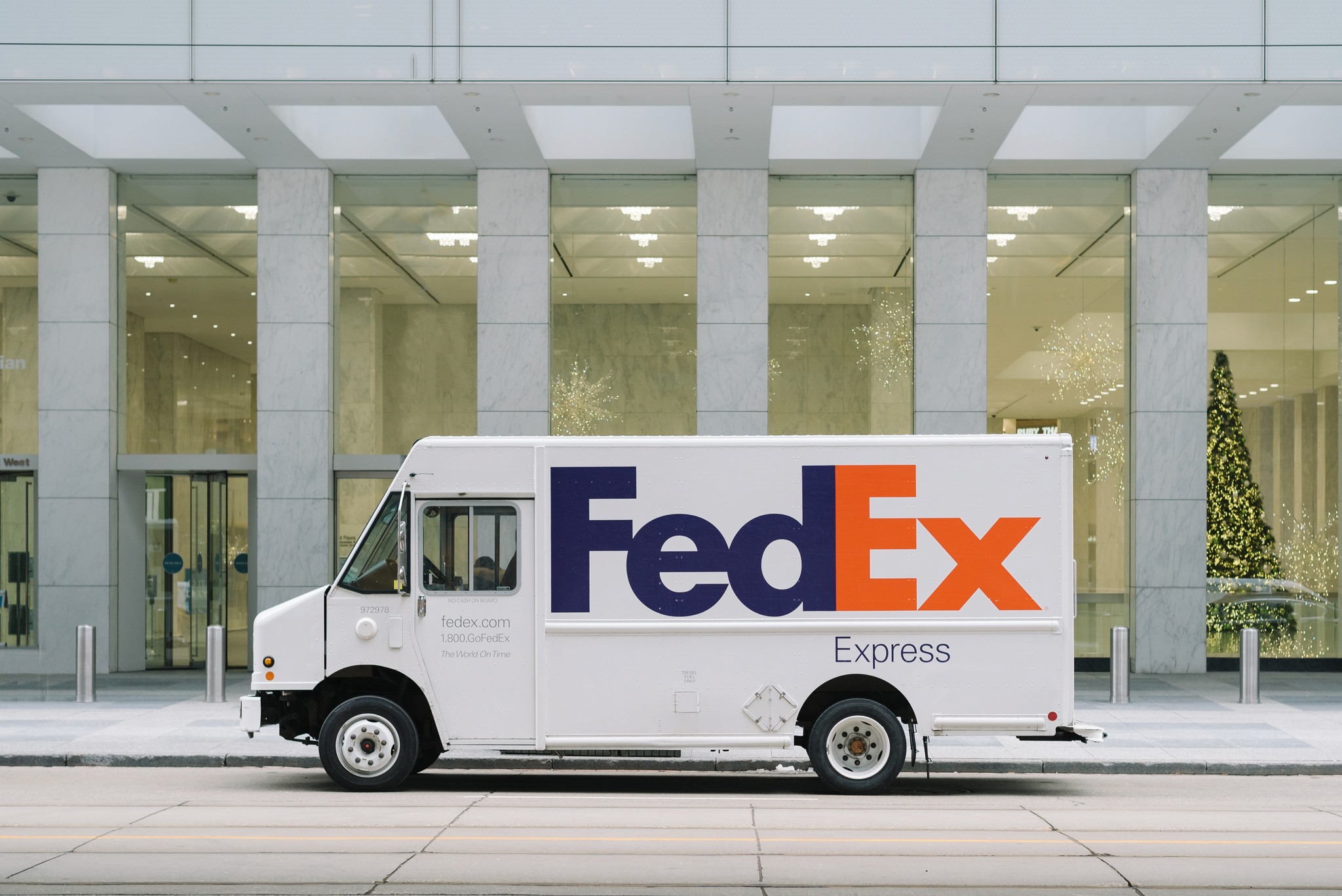 Four FedEx Employee Benefits and Perks the Company Offers Its Team — PerkUp