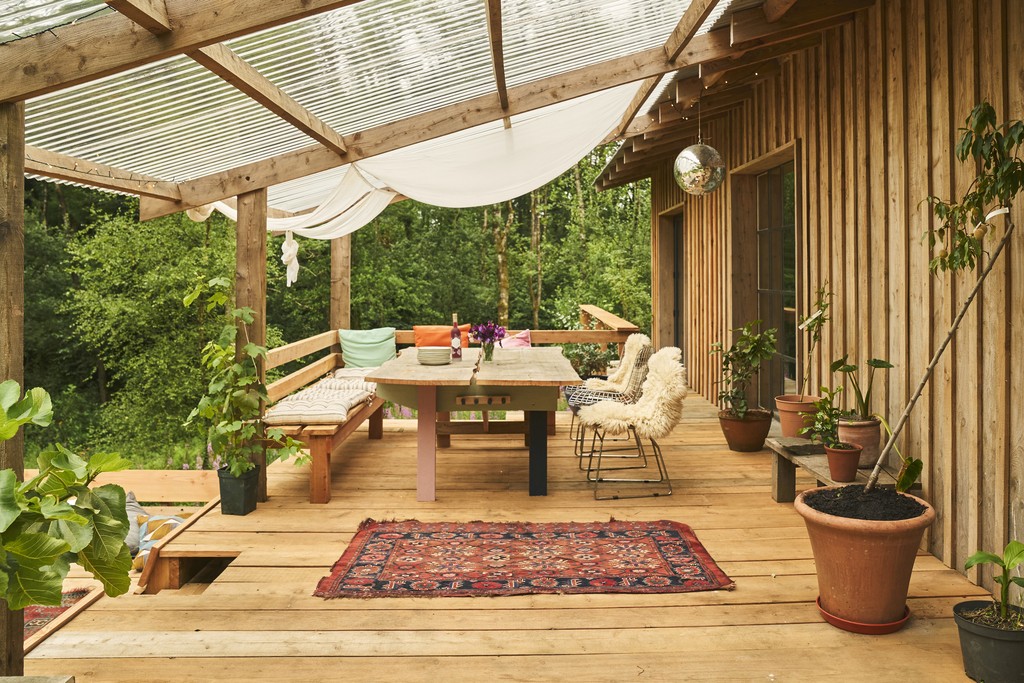 Pembrokeshire Grand Designs Off-Grid Cabin | Marcus & Abi Beck ...