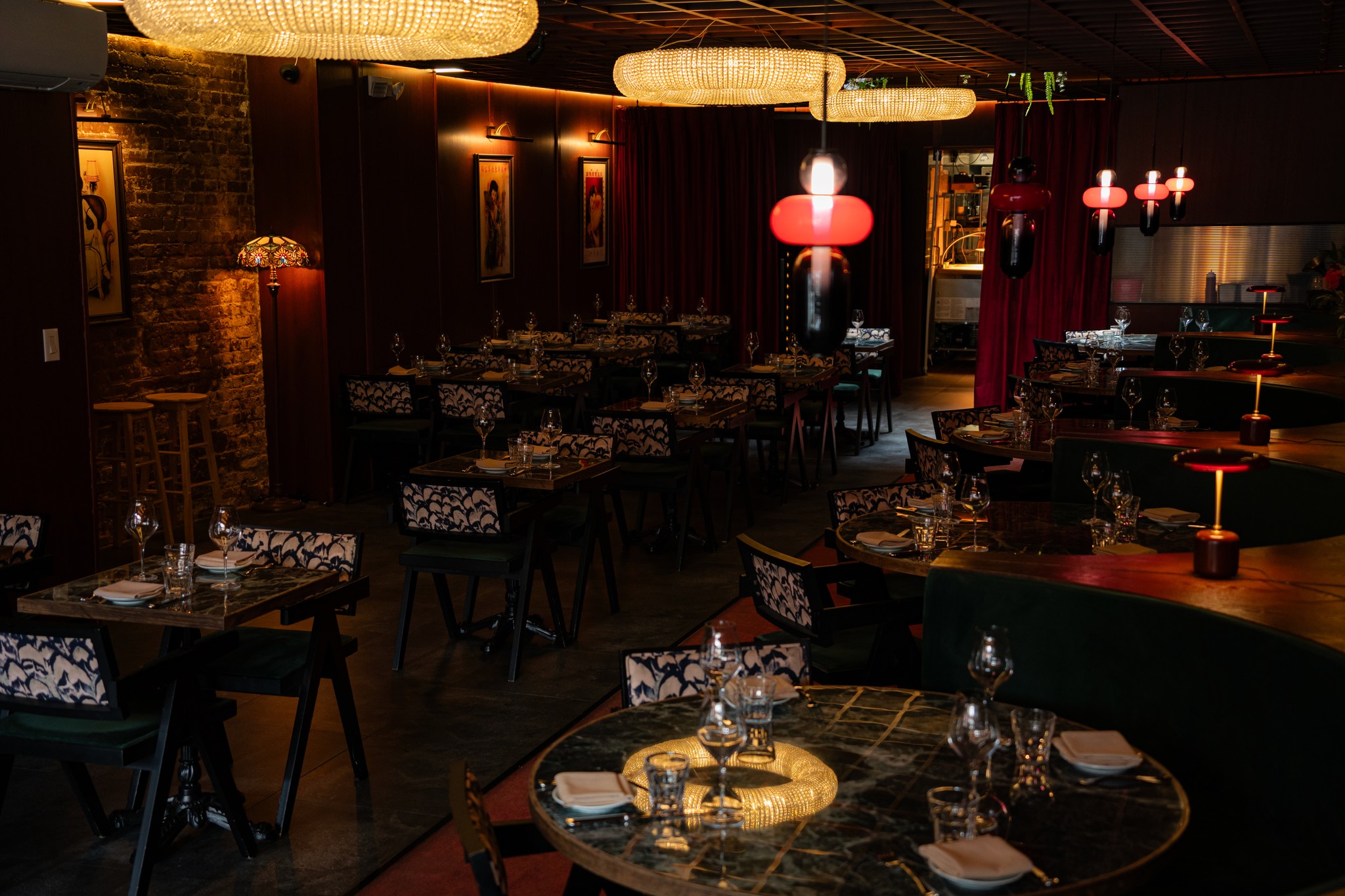 Le Fleur Rouge – Your Brooklyn Fusion Destination