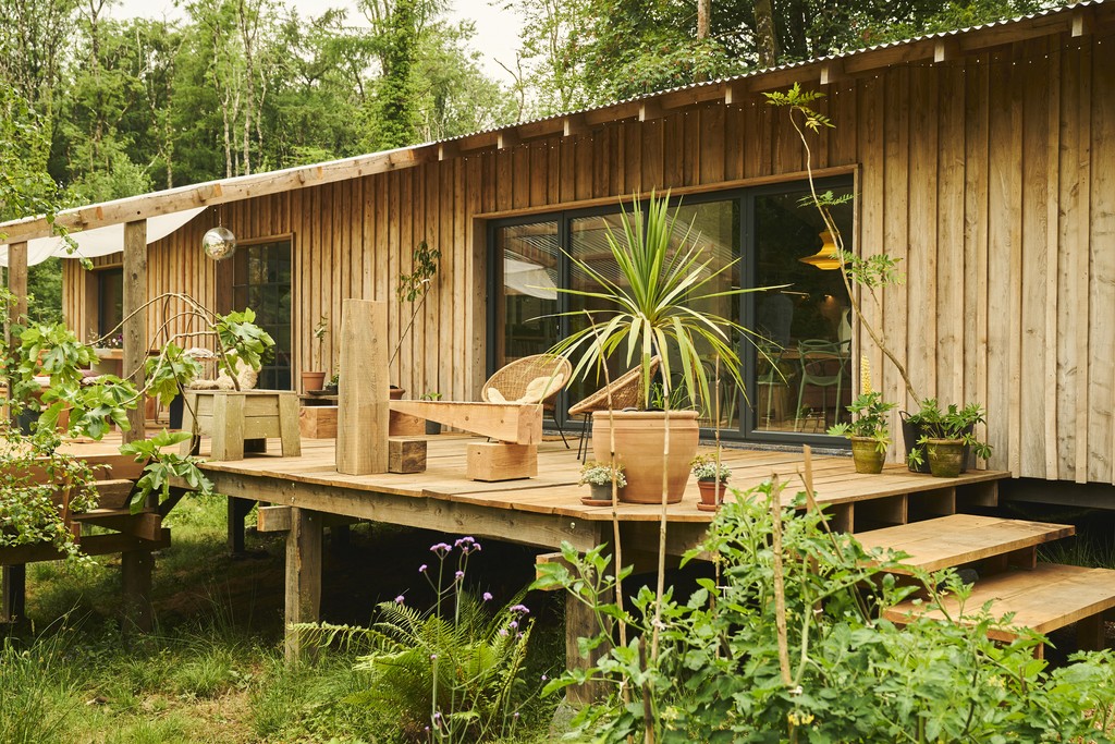 Pembrokeshire Grand Designs Off-Grid Cabin | Marcus & Abi Beck ...