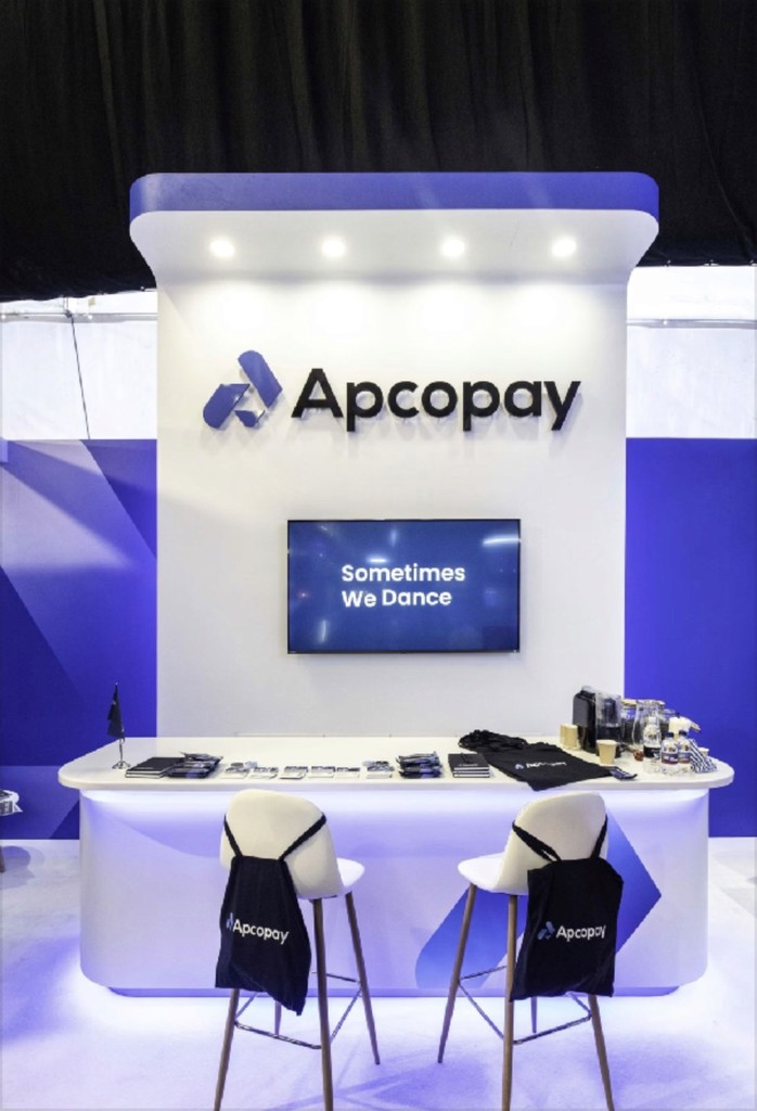 Monday Merch | Custom Company Merchandise & Merch Packs