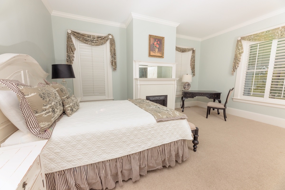 River Forest Manor Book a Overnight Stay