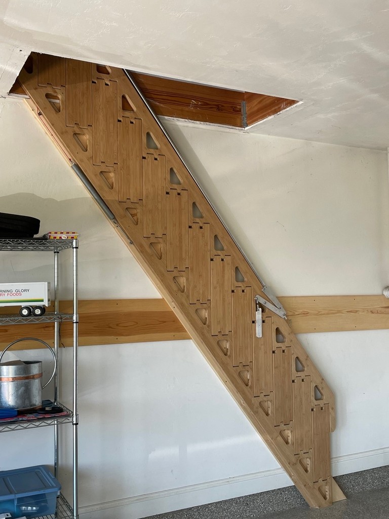 Bcompact - Folding Staircase and Ladder