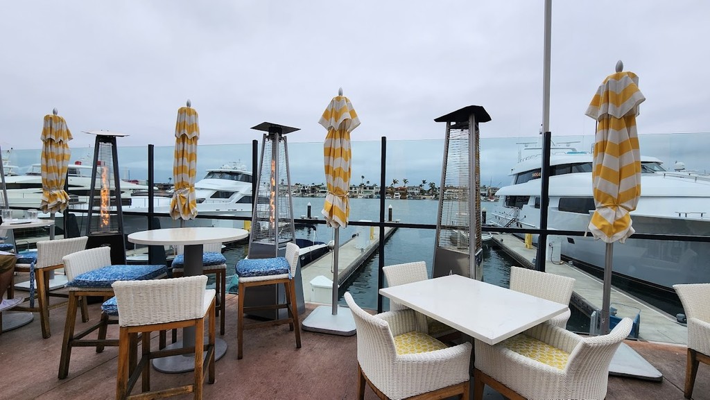 Top 10 Dock-and-Dine Restaurants in Newport Beach, CA - Sail into ...