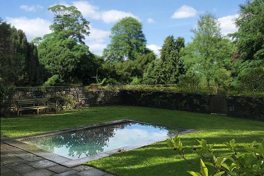 Precast Concrete Plunge Pools for NZ Backyards | Plungee