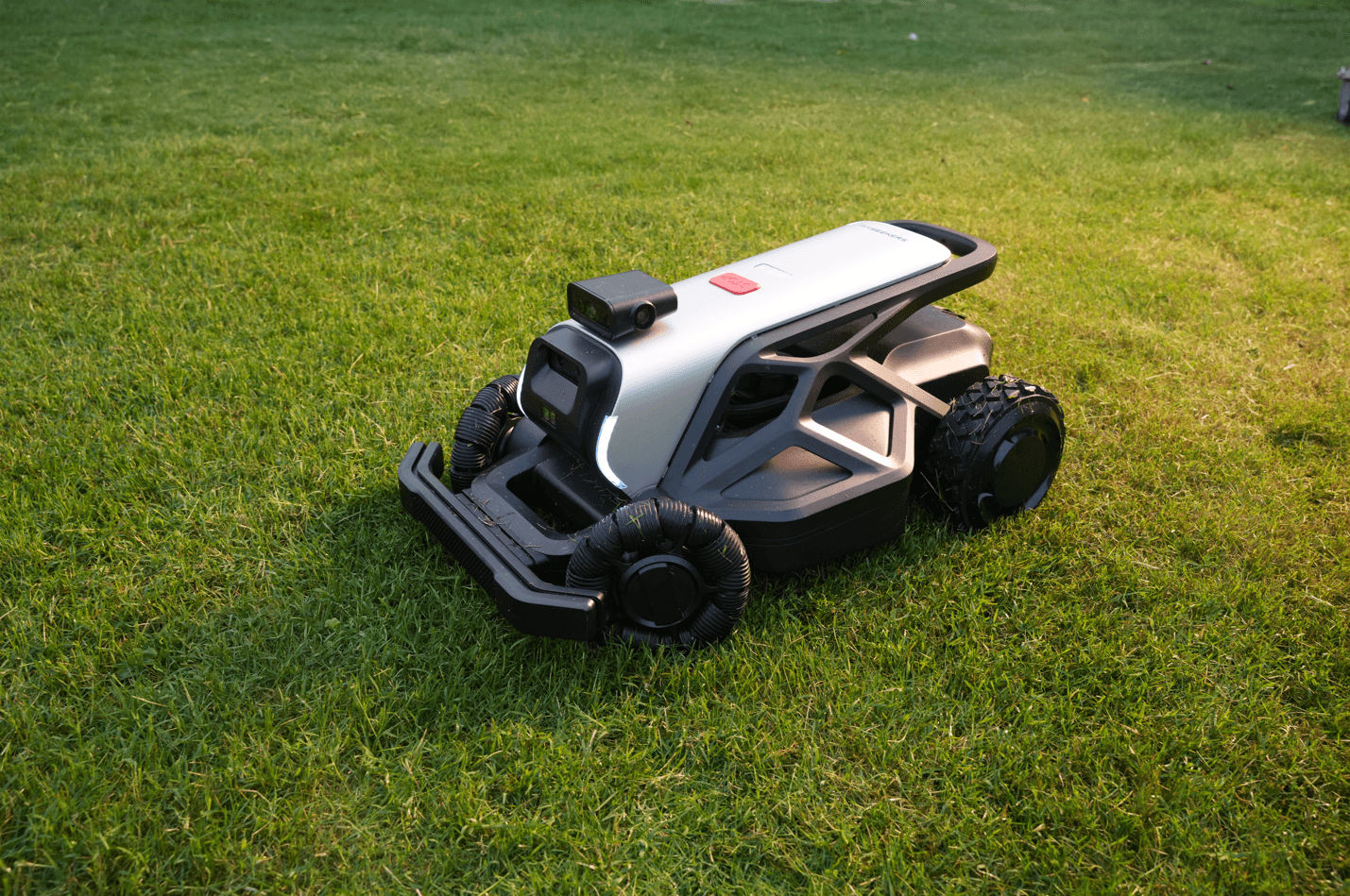 Airseekers Tron Robot Mulching Lawn Mower with 5-Camera AI Vision