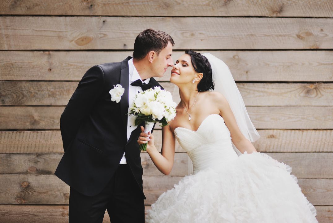 19 Best Wedding Gift Ideas For Your Employees — PerkUp