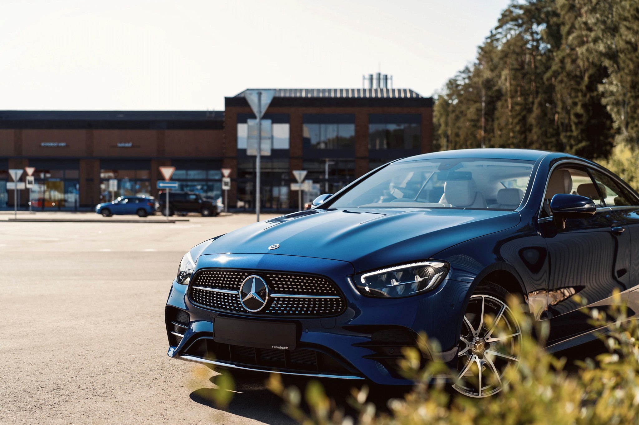 HelloMotors Inc | Ontario Used Car Dealership