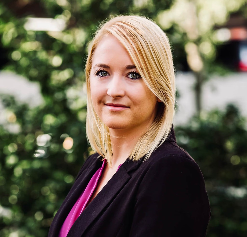 Immigration Lawyers with 12+ Years Experience