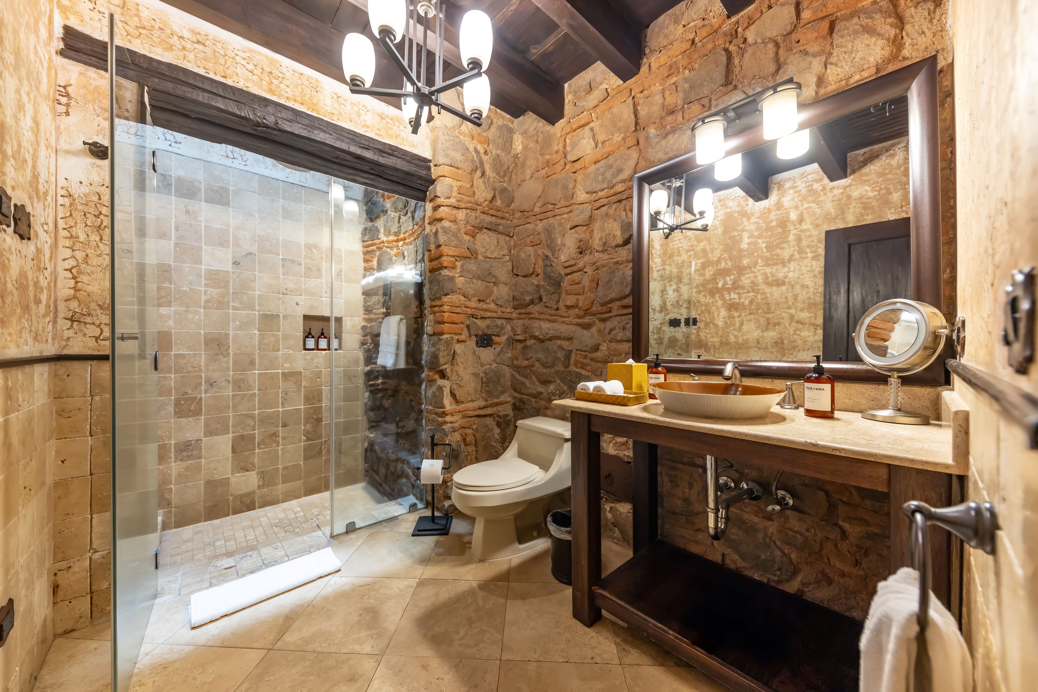 Superior Queen Queen – Tripoli Framer Template