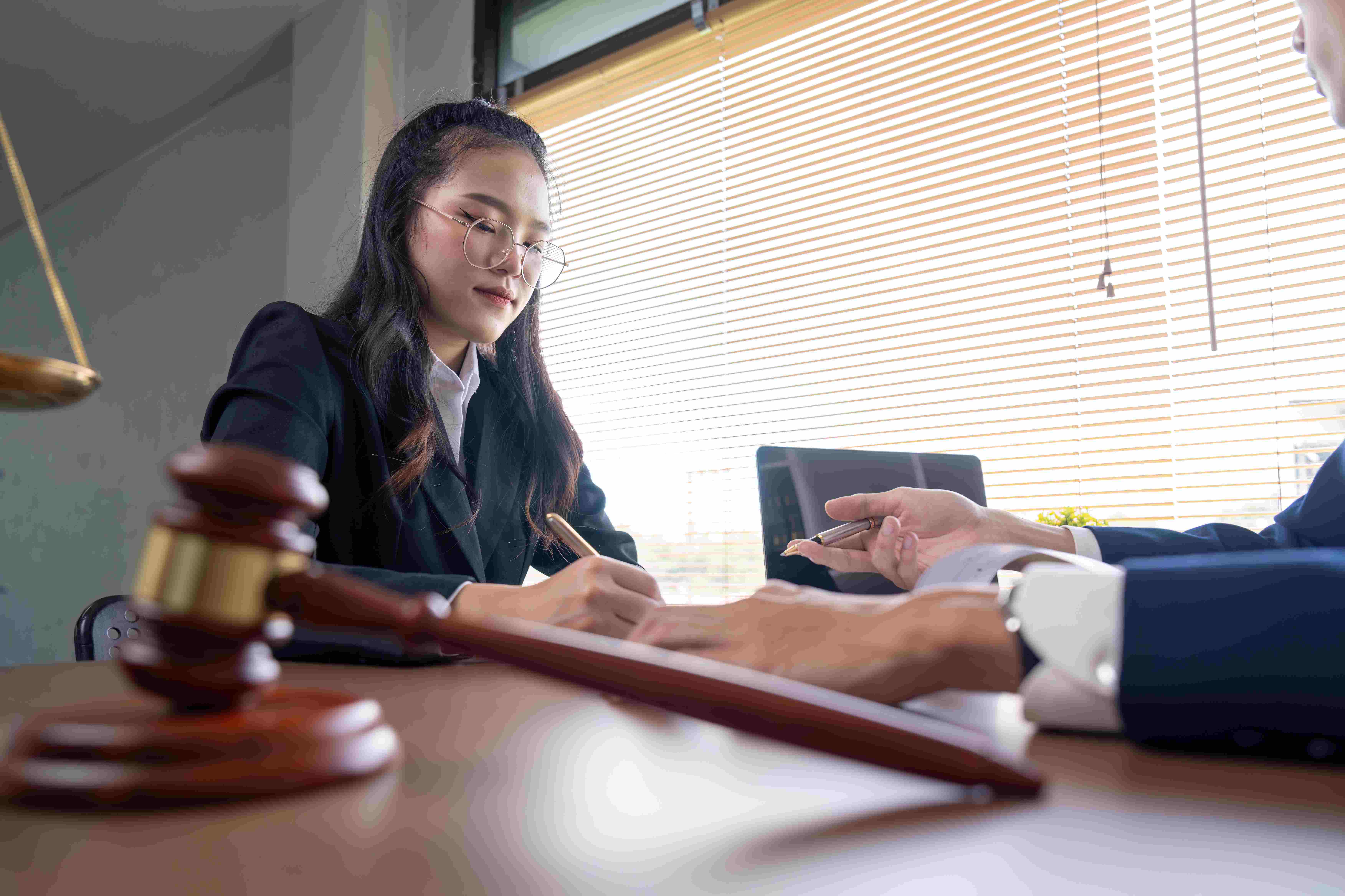 Procédure injonction de payer : étapes, délais et conseils clés