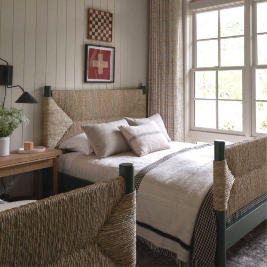 How to Make a Beautiful Bed in 5 Easy Steps