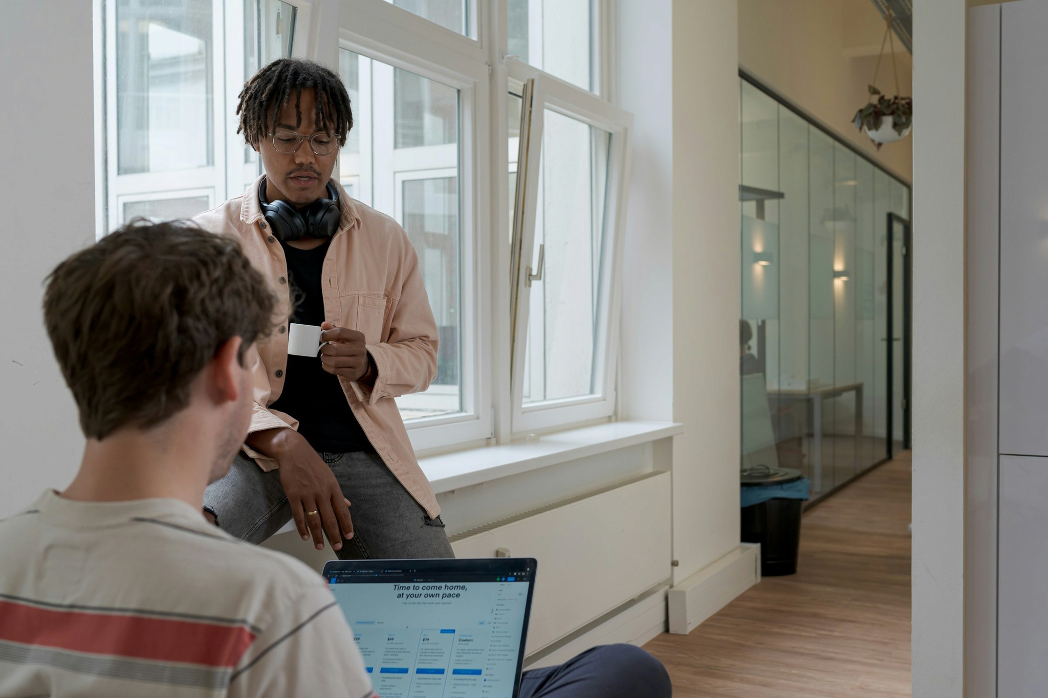 27 best free Shopify themes for designing your Shopify store | Instant