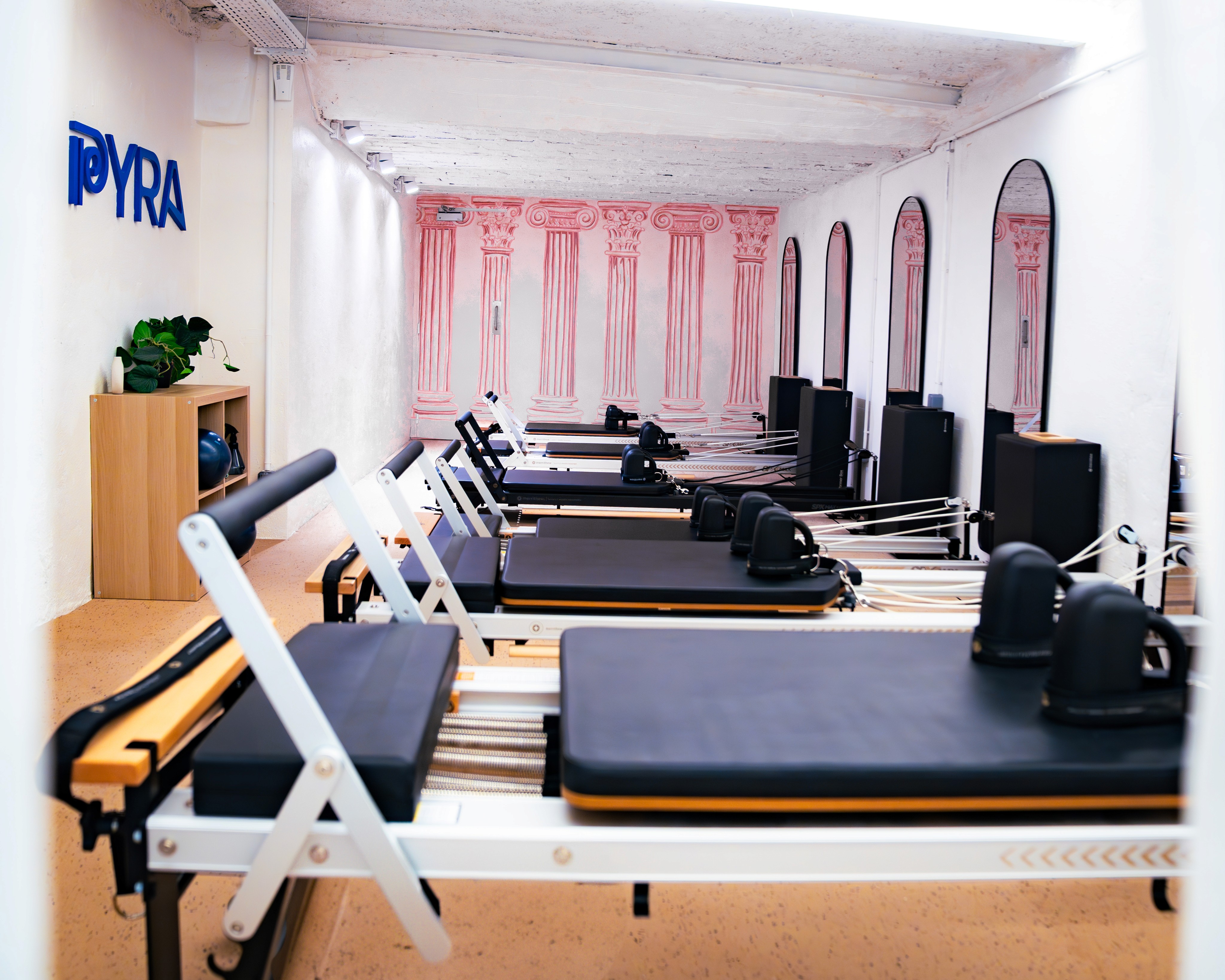 PYRA ｜Studio fitness, Pilates, yoga & Reformer à Paris