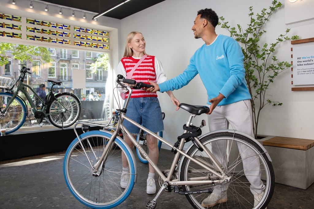 Deluxe 7 cykel | Bycykel med 7 gear og dynamolygter | Swapfiets