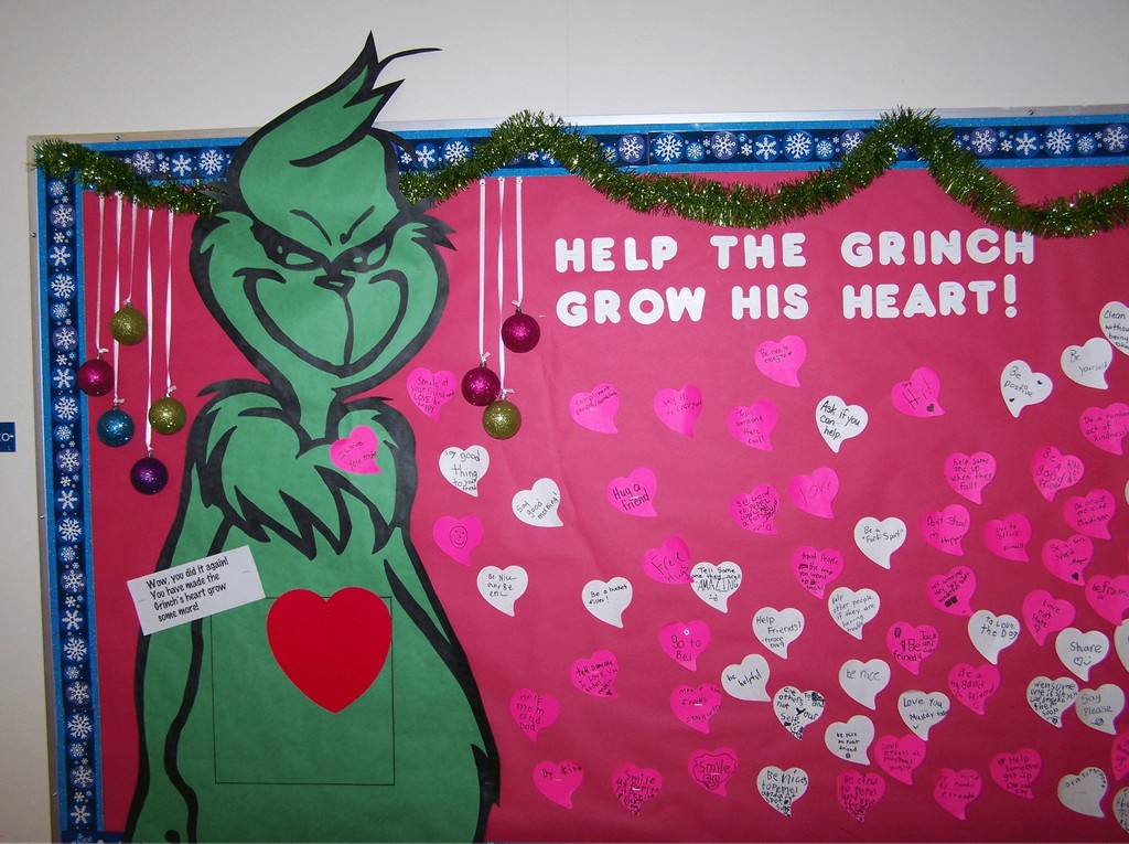Christmas Bulletin Board Decoration Ideas for Preschools, Daycares ...