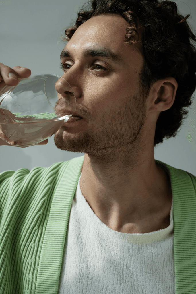 10 Health Benefits of Drinking Carbonated Water