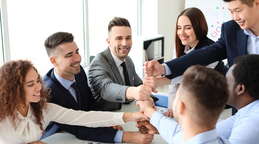 7 Fun Game Ideas For Welcoming New Employees — PerkUp