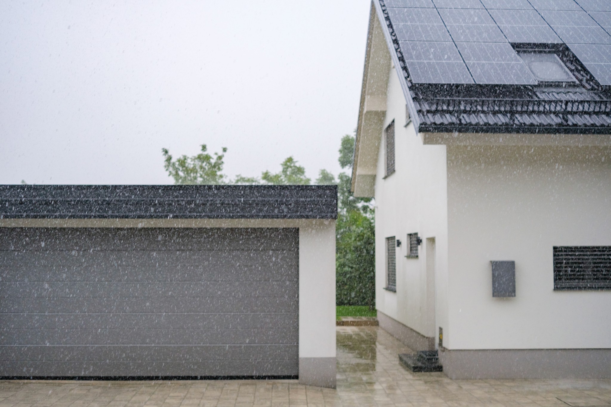 Solar panels and hail: everything you need to know to protect the ...