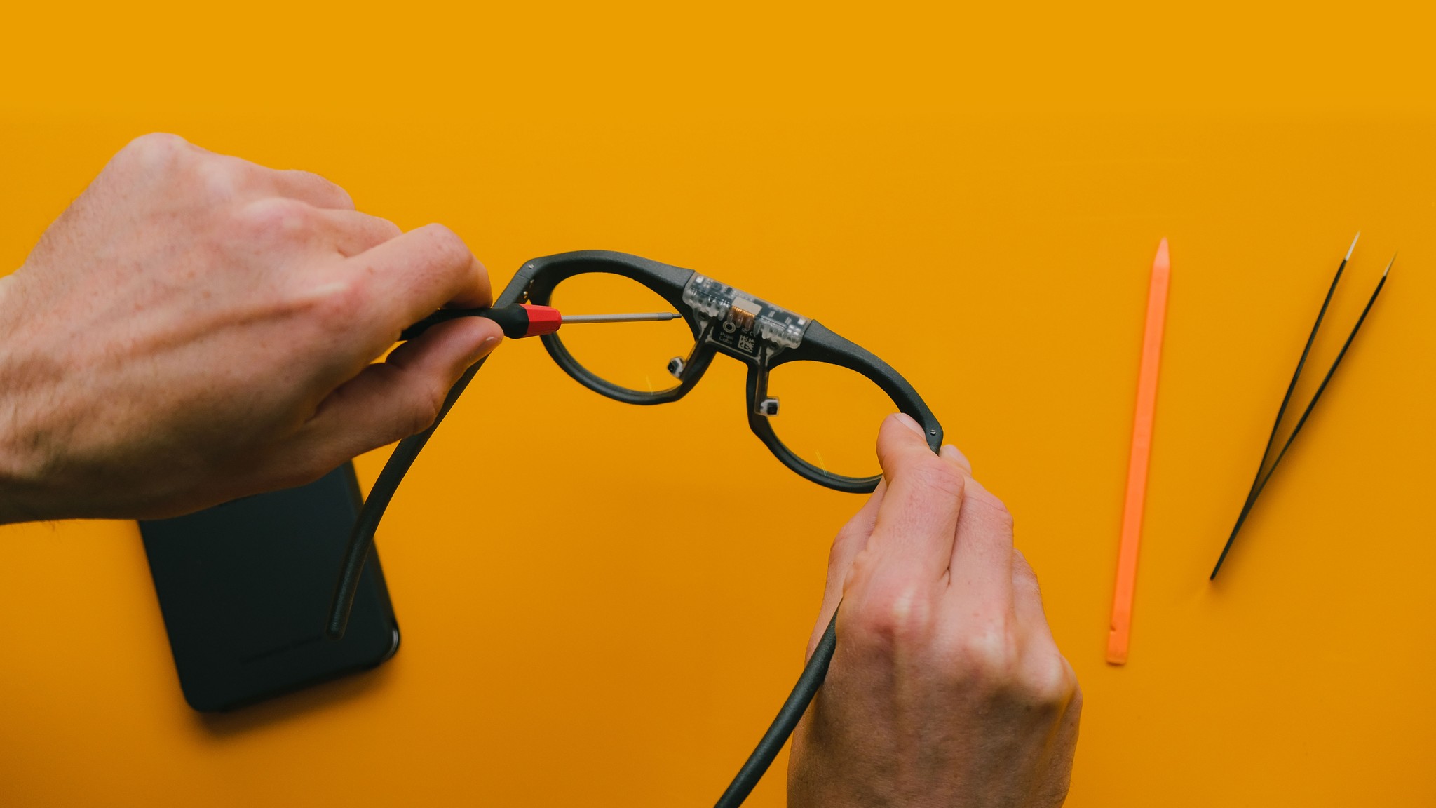 Eye tracking technology - Gain insight into human behavior - Pupil Labs