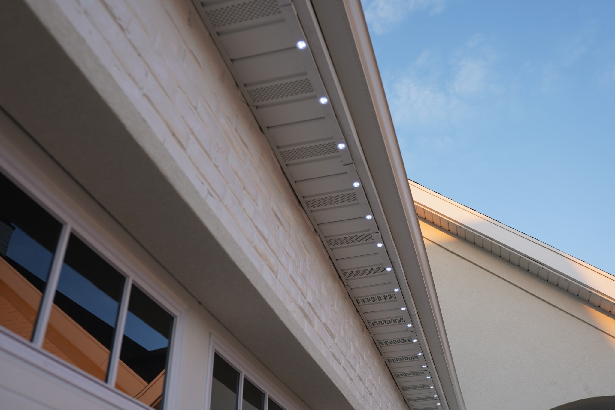 DIY Programmable Permanent Christmas Lights | JellyFish Lighting ...