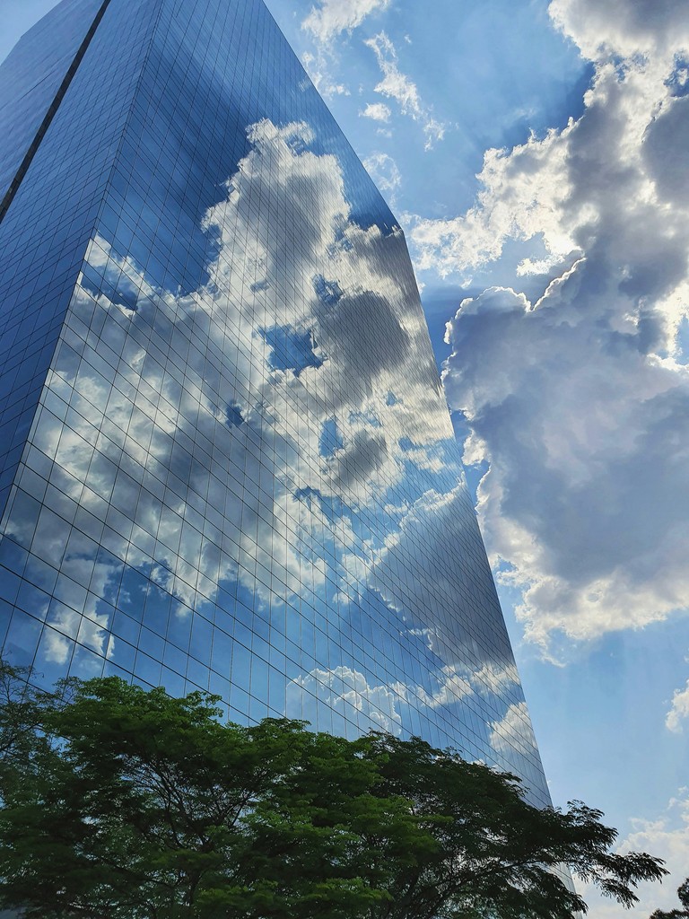 Mid-October Update: Navigating Volatility in an Uncertain Landscape - Modern Capital Insights