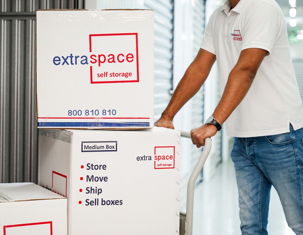 Self Storage Company in Dubai With Shipping and Moving Services